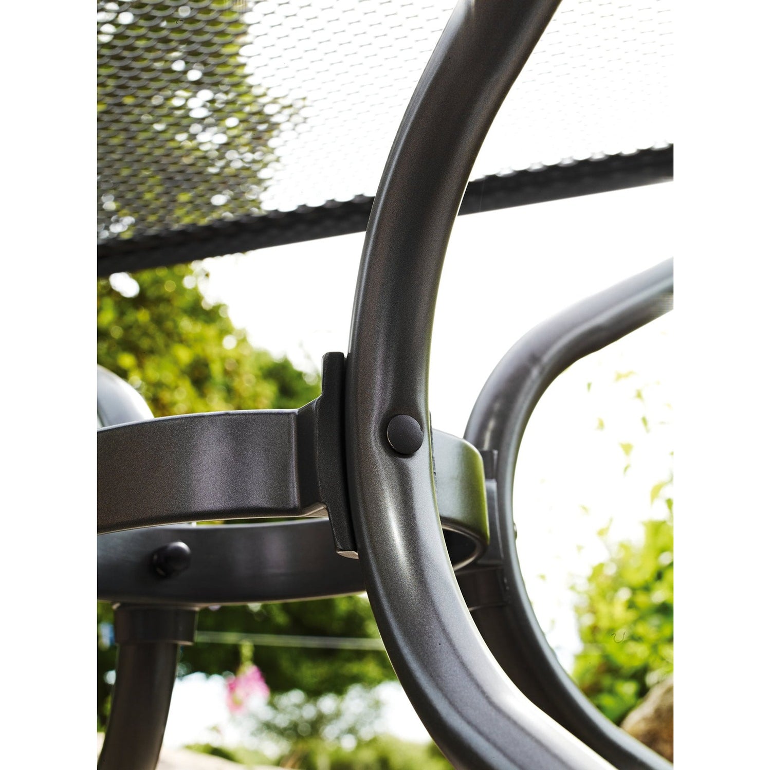 Kettler 28-inch Round Mesh Top Table — Bespoke Patio